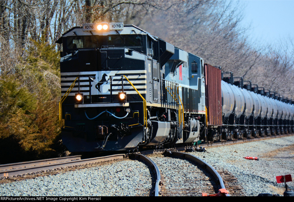 NS 1076 67Z Crude Oil Empties